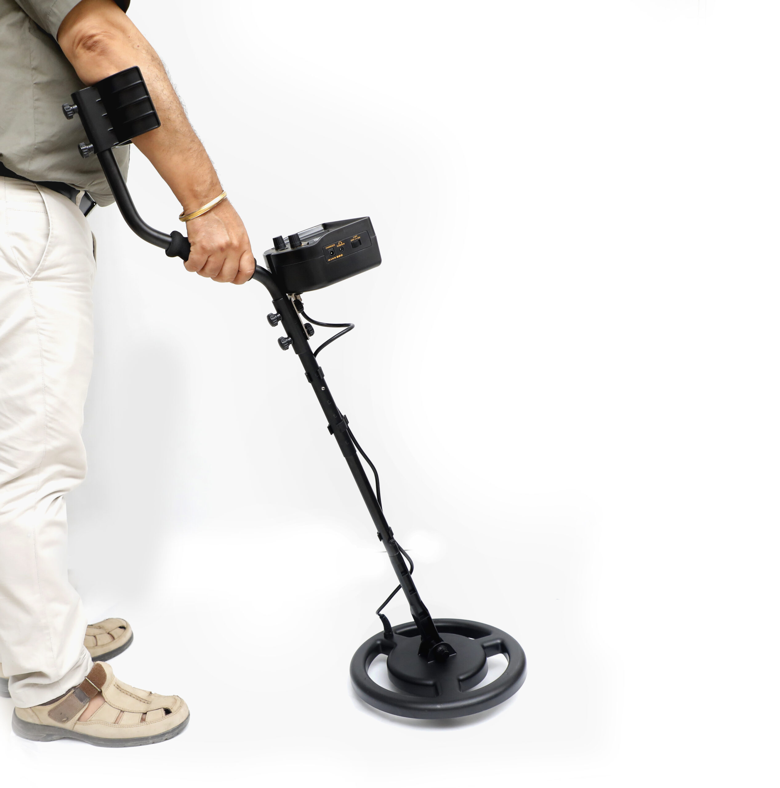 Deep Search Metal Detector: AR-924 - Point Blank Range